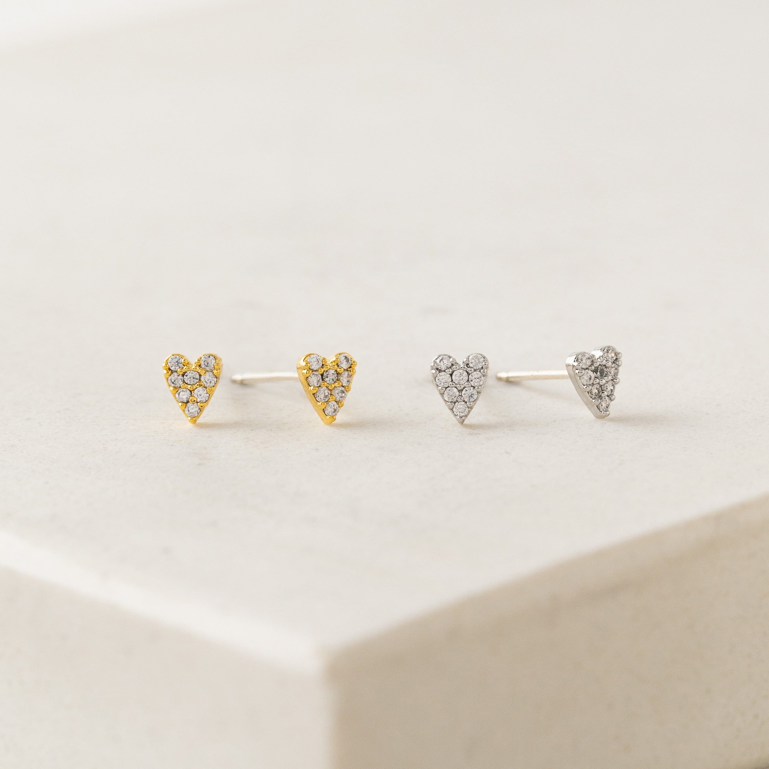 Boucles d'oreilles à tige Flutter – Stitch & Stone